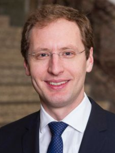 Dr. Stephan Bredt | dfv Euro Finance Group